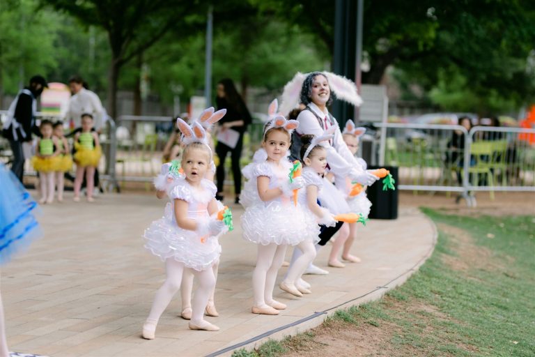 Using Props in Children's Dance Class - River Oaks Dance